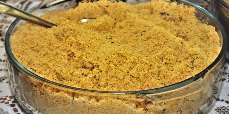 Farofa Simples Com Manteiga Tão Fácil E Saborosa Que Eu Só Faço Assim ...